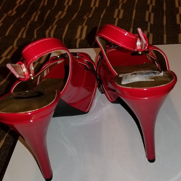 Shoes | Guess Red Shoes Gold Logo | Poshmark